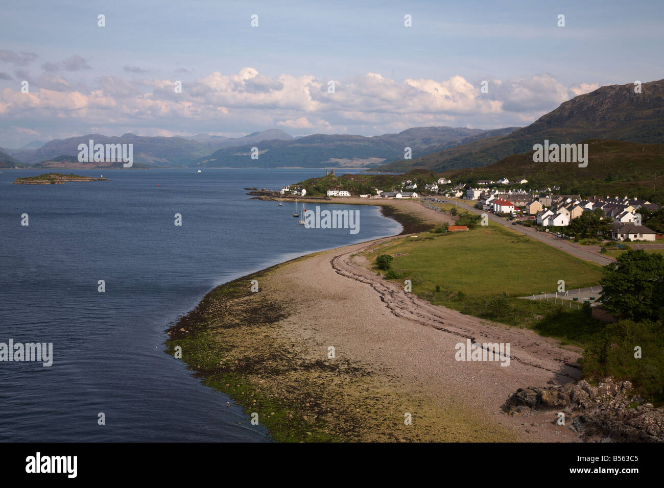 Skye bridge kyleakin isle hi-res stock photography and images - Alamy