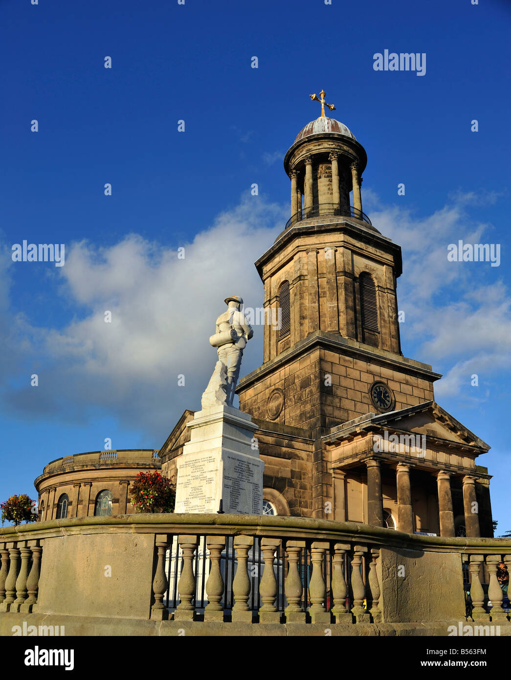 Statue of soldier hi-res stock photography and images - Alamy