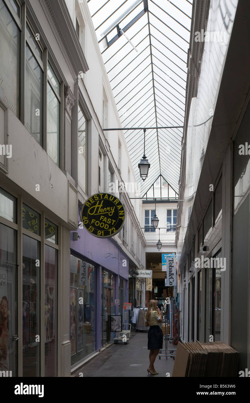 Paris Passage du Ponceau Stock Photo - Alamy