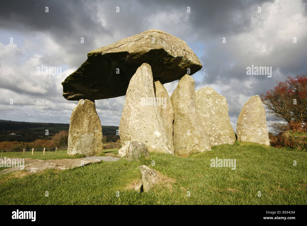 Pentre Ifan Bronze-Age megalithic burial chamber megalith Stock Photo ...