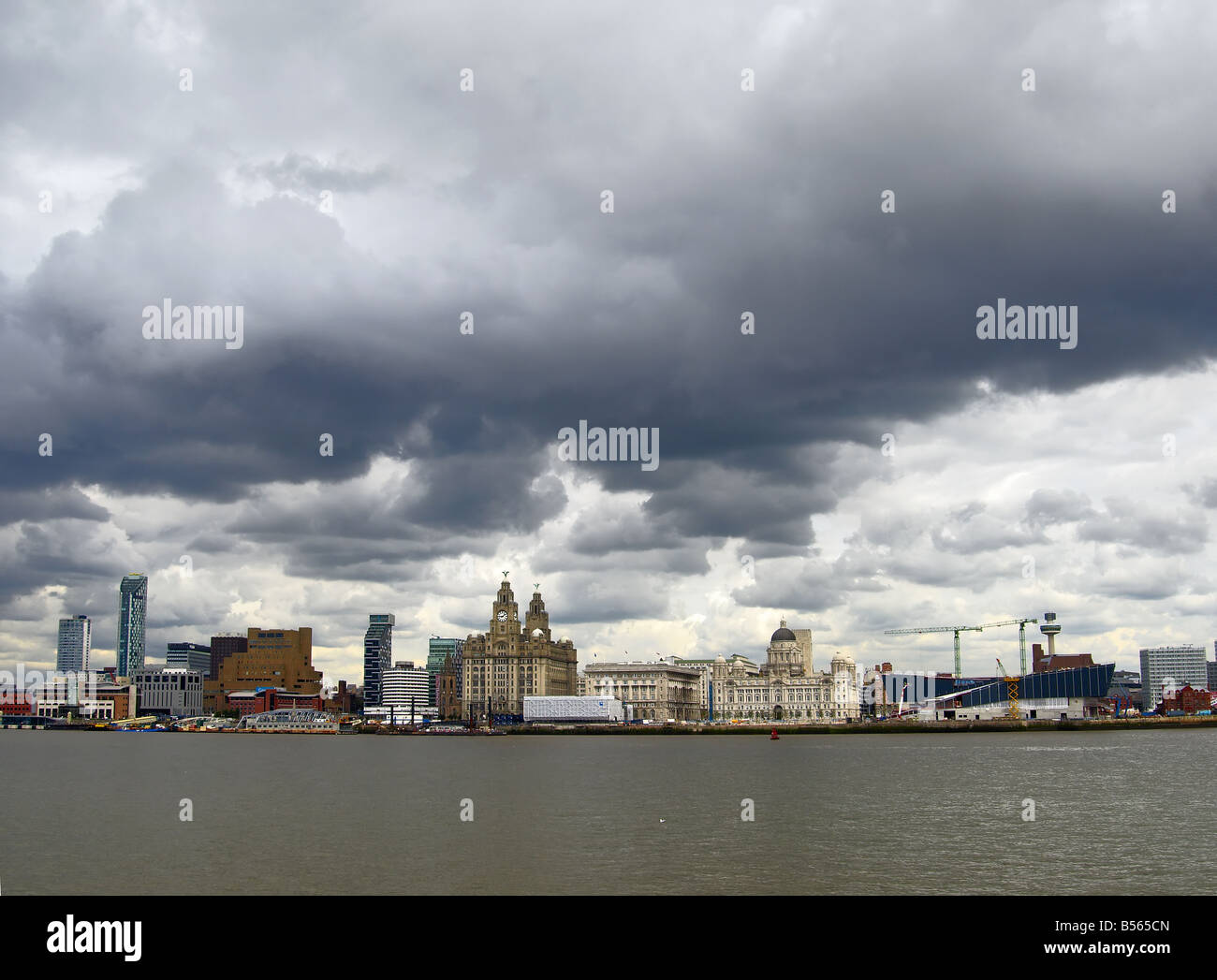 Liverpool skyline dramatic hi-res stock photography and images - Alamy