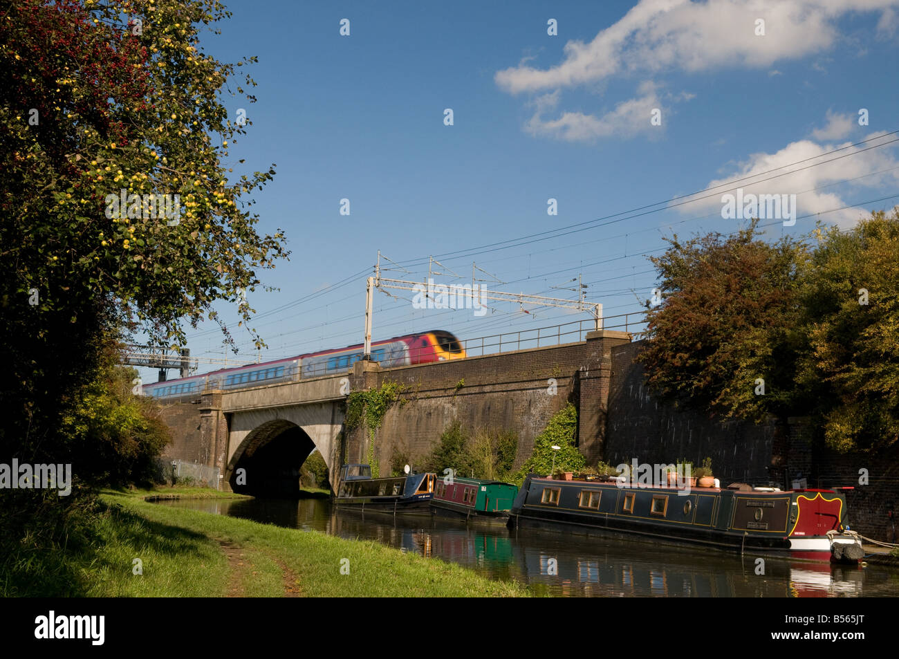 Train road canal boat hi-res stock photography and images - Alamy