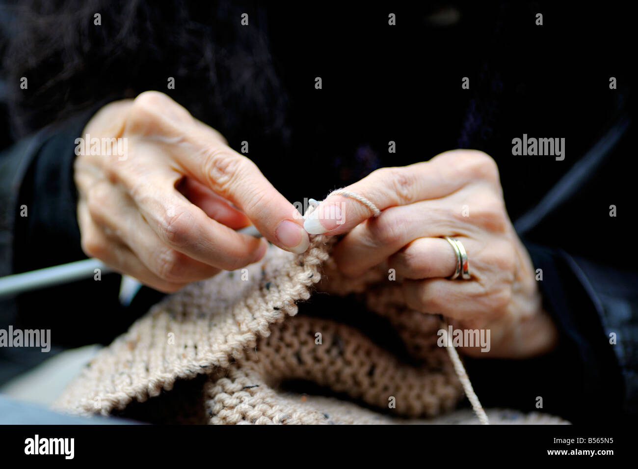 Jewelry and yarn hi-res stock photography and images - Alamy