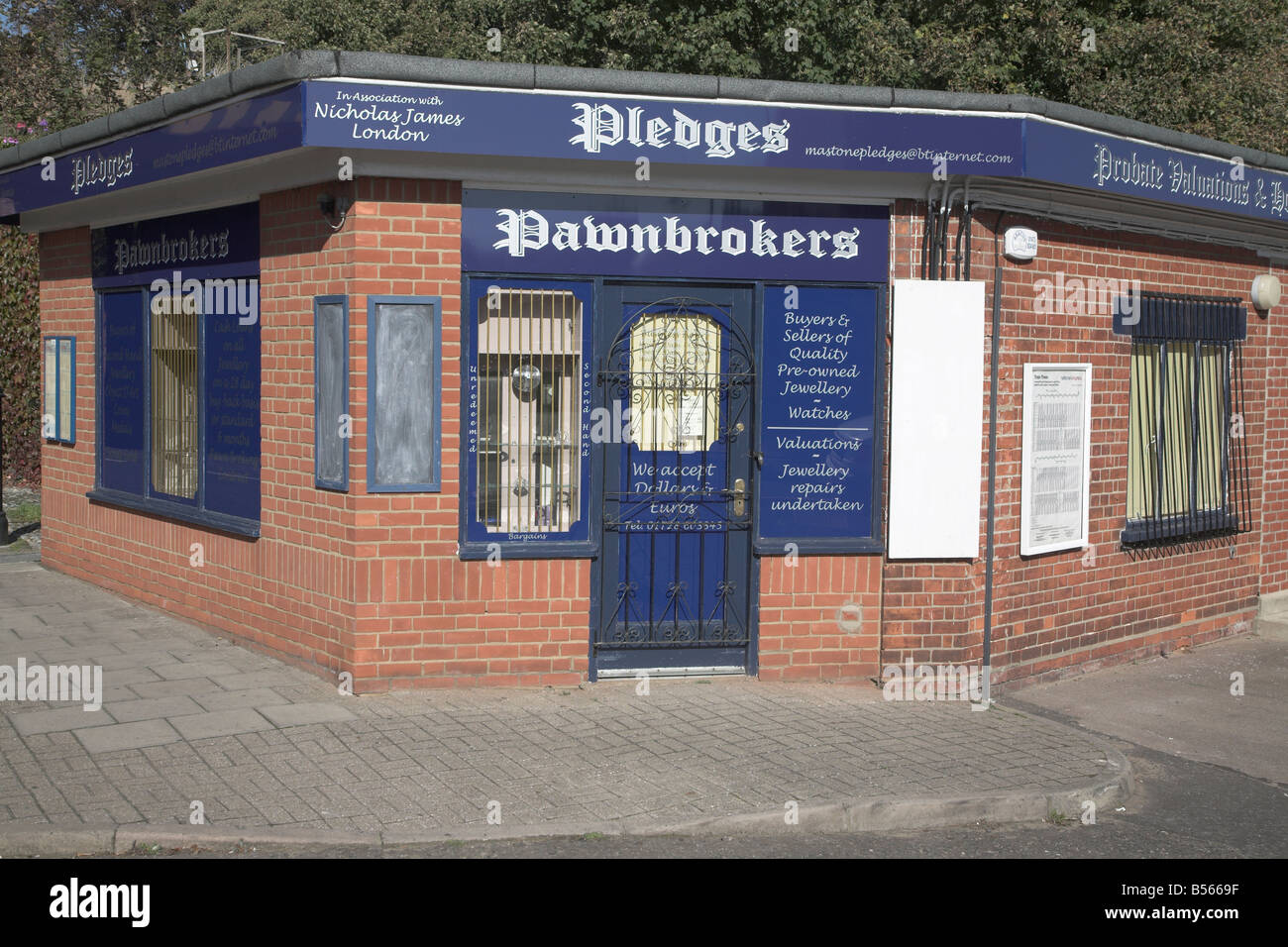 English pawn shop hi-res stock photography and images - Alamy
