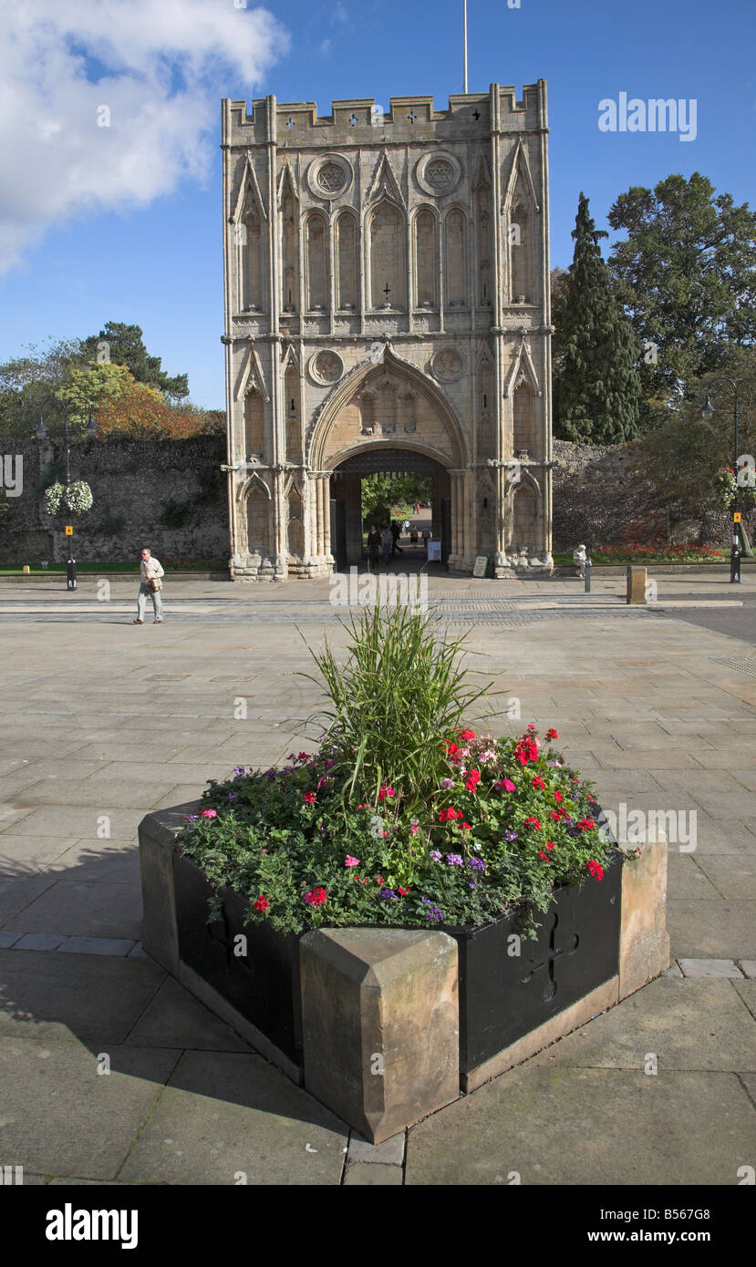 The great abbey gate hi-res stock photography and images - Alamy