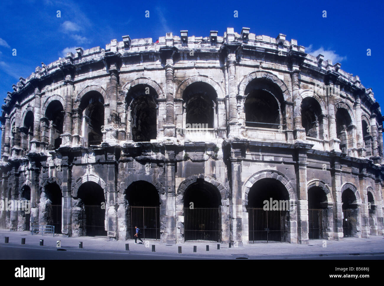 Roman amphitheater in nimes hi-res stock photography and images - Alamy
