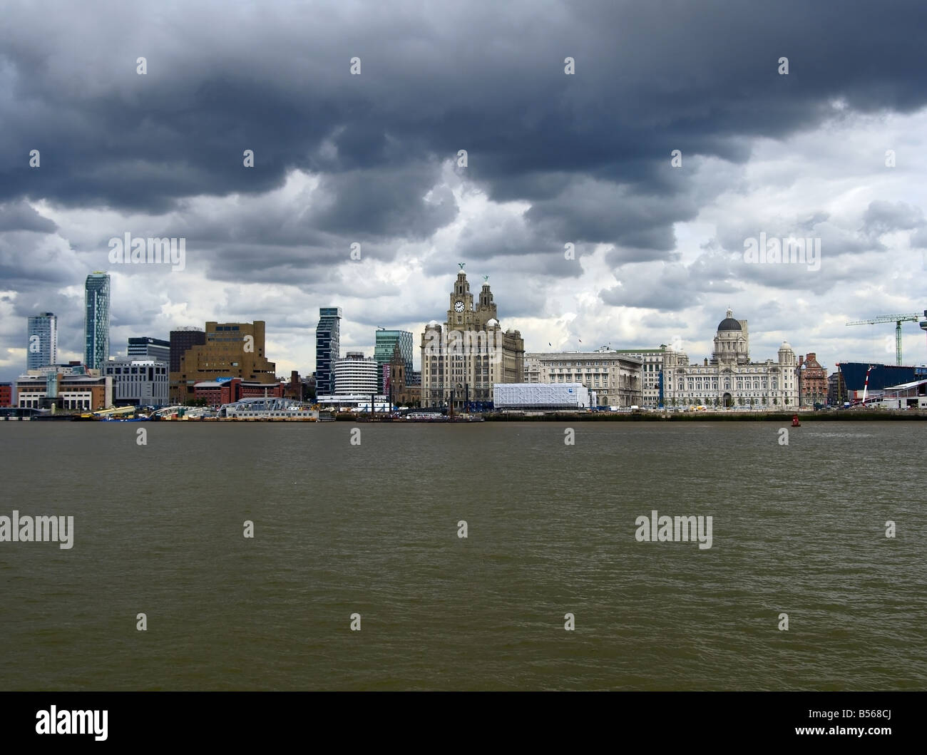 Liverpool skyline dramatic hi-res stock photography and images - Alamy