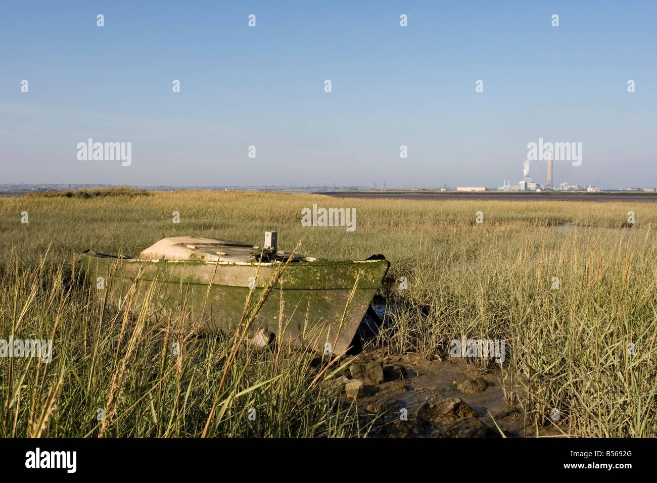 Kingsnorth Power Station on the River Medway Stock Photo - Alamy