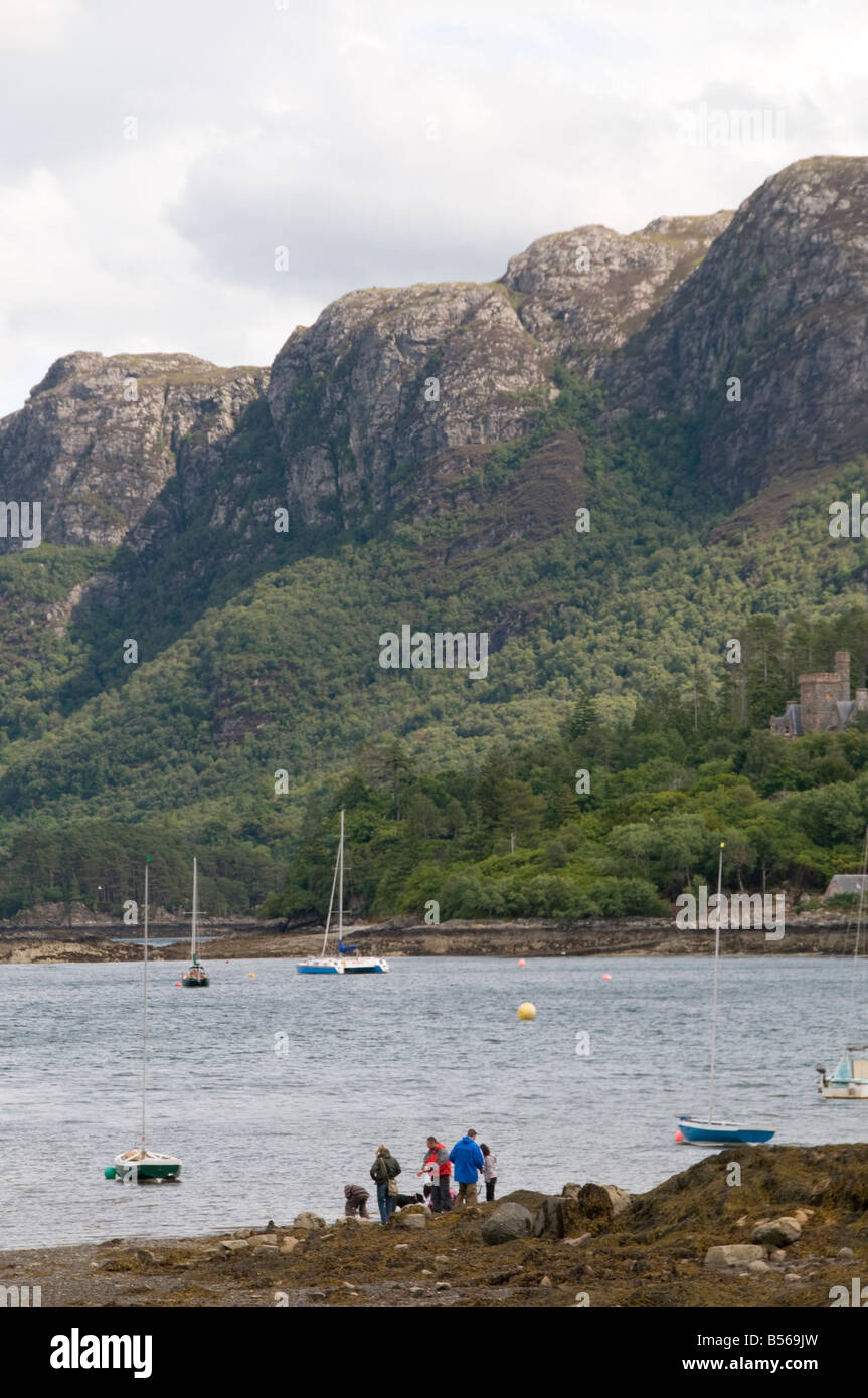 Plockton beach hi-res stock photography and images - Alamy