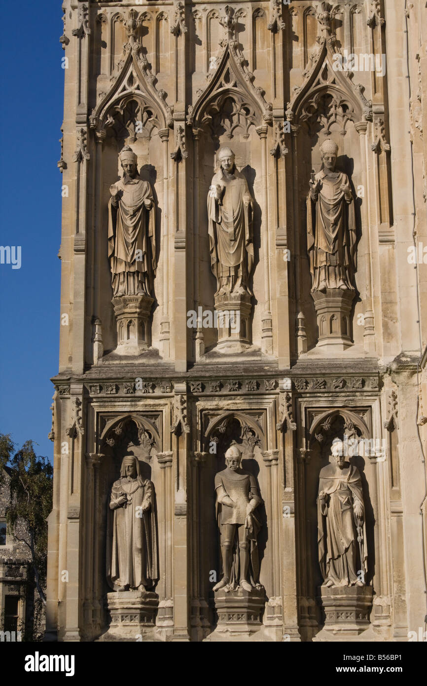 Carved stone figures hi-res stock photography and images - Alamy
