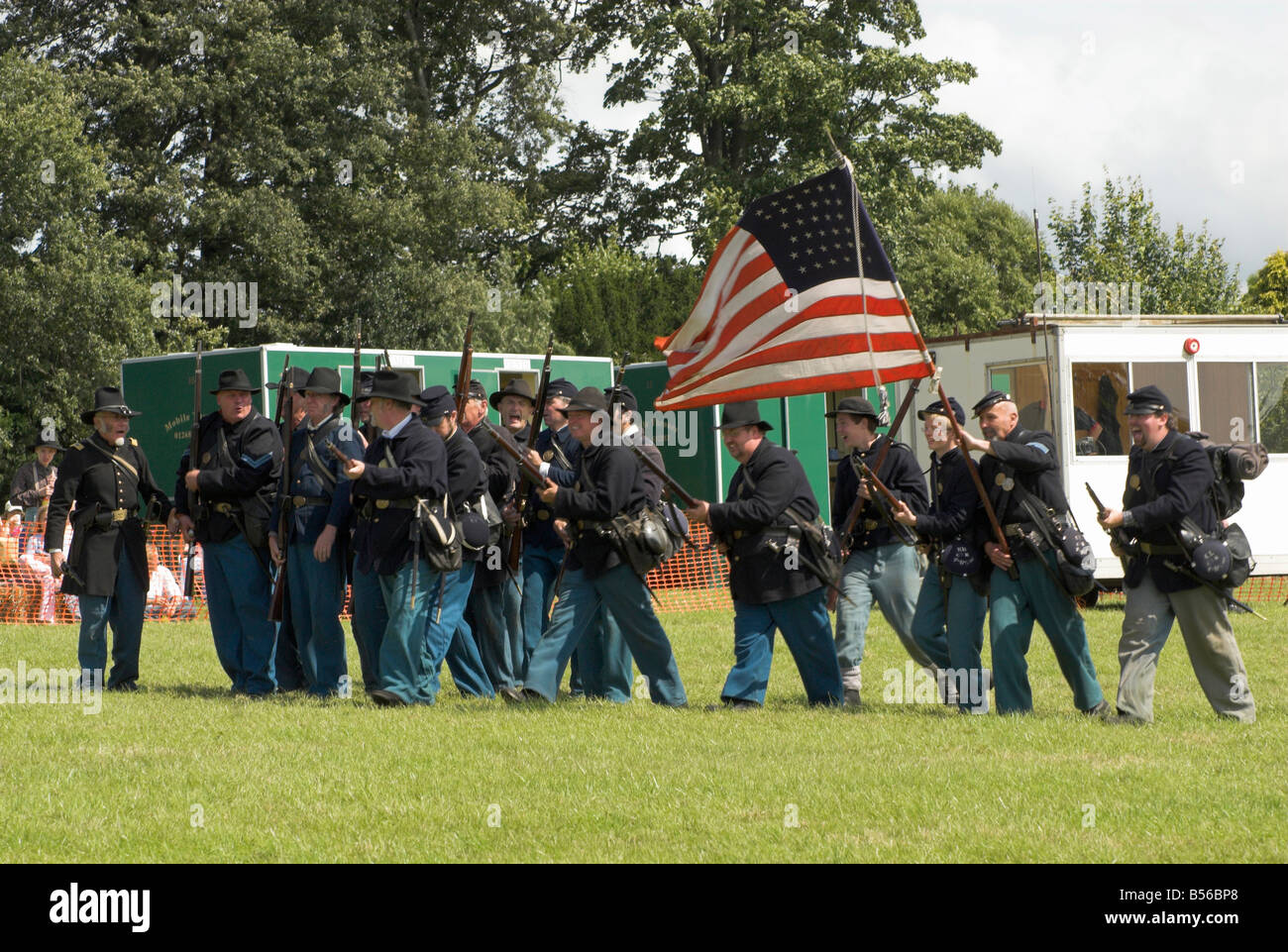 American soldiers charging hi-res stock photography and images - Alamy