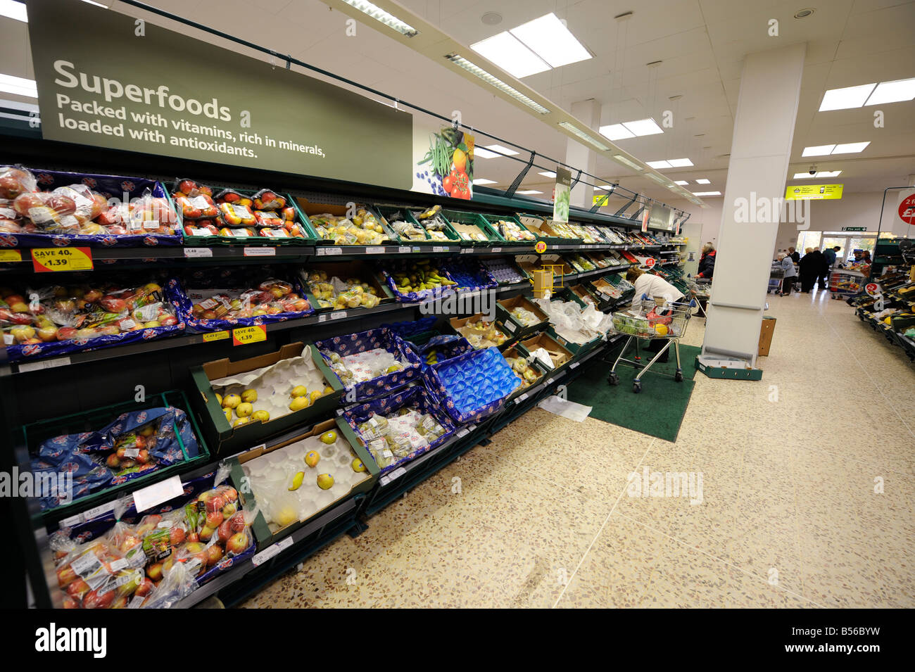 Fresh vegetable aisle in a Tesco Extra store, East Sussex Stock Photo ...