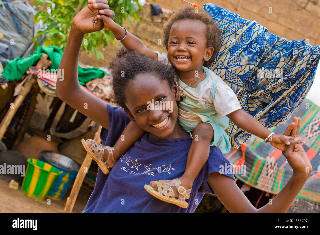 Mother child africa smile hi-res stock photography and images - Alamy