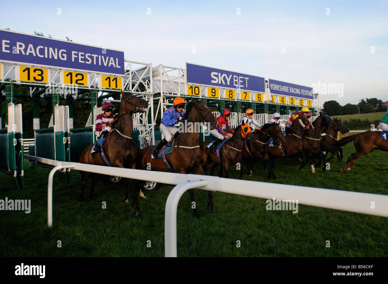 Racing silks on jockeys hi-res stock photography and images - Alamy