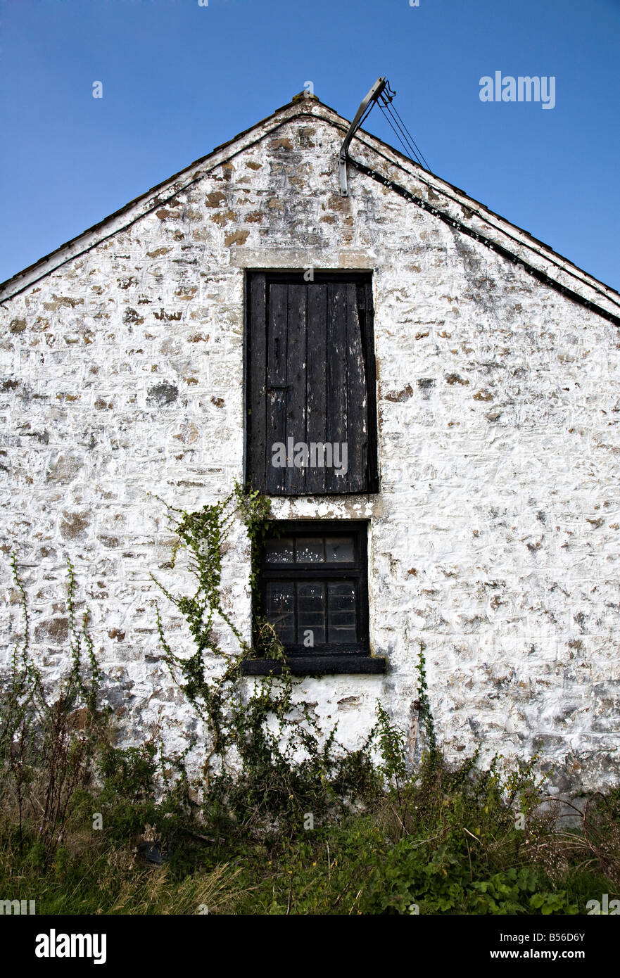 Gable end barn door hi-res stock photography and images - Alamy