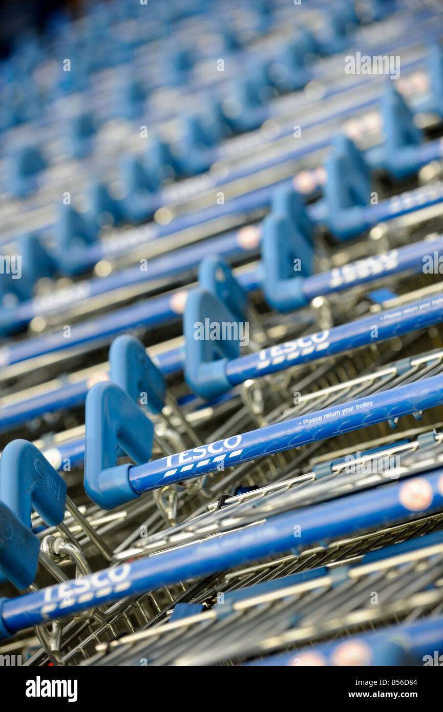 Tesco trolleys hi-res stock photography and images - Alamy