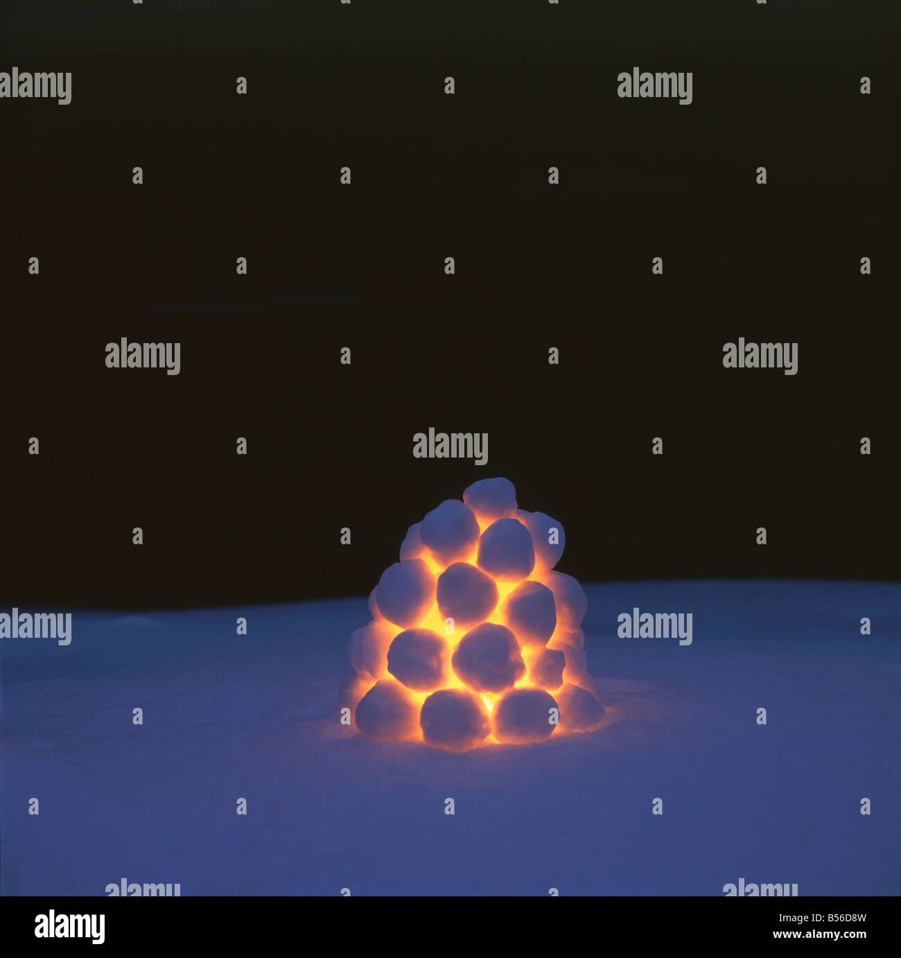 Snölykta Snowball lantern Winter Stock Photo - Alamy