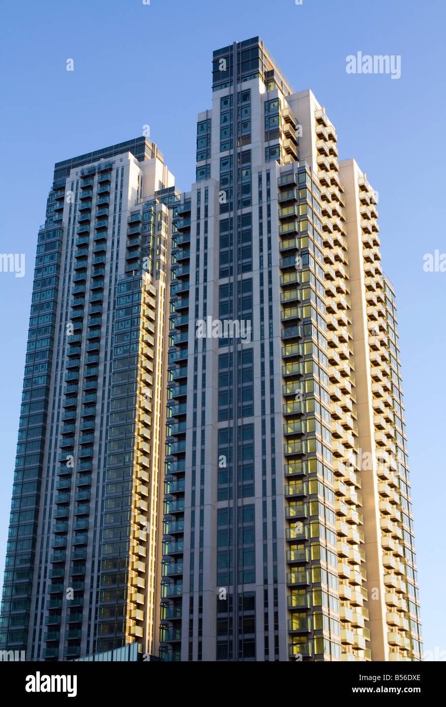 Tallest london residential building hi-res stock photography and images ...