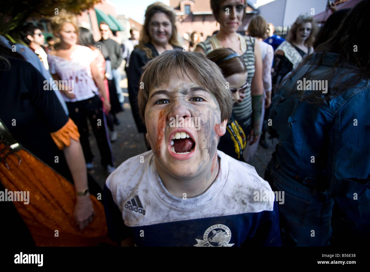 Thriller michael jackson zombies hi-res stock photography and images ...