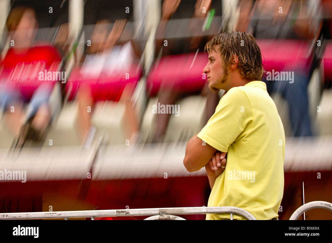 Carnival ride worker hi-res stock photography and images - Alamy