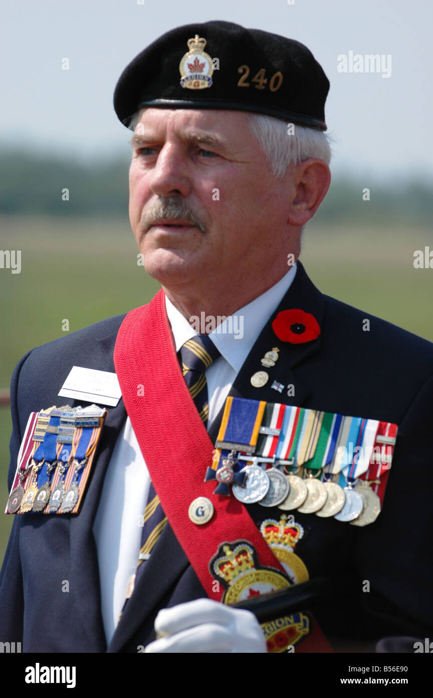 Military uniform medals beret hi-res stock photography and images - Alamy