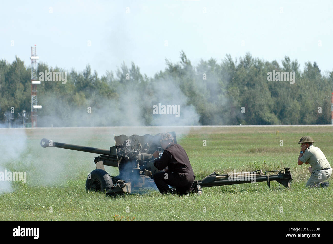Canadian soldiers ww2 hi-res stock photography and images - Alamy