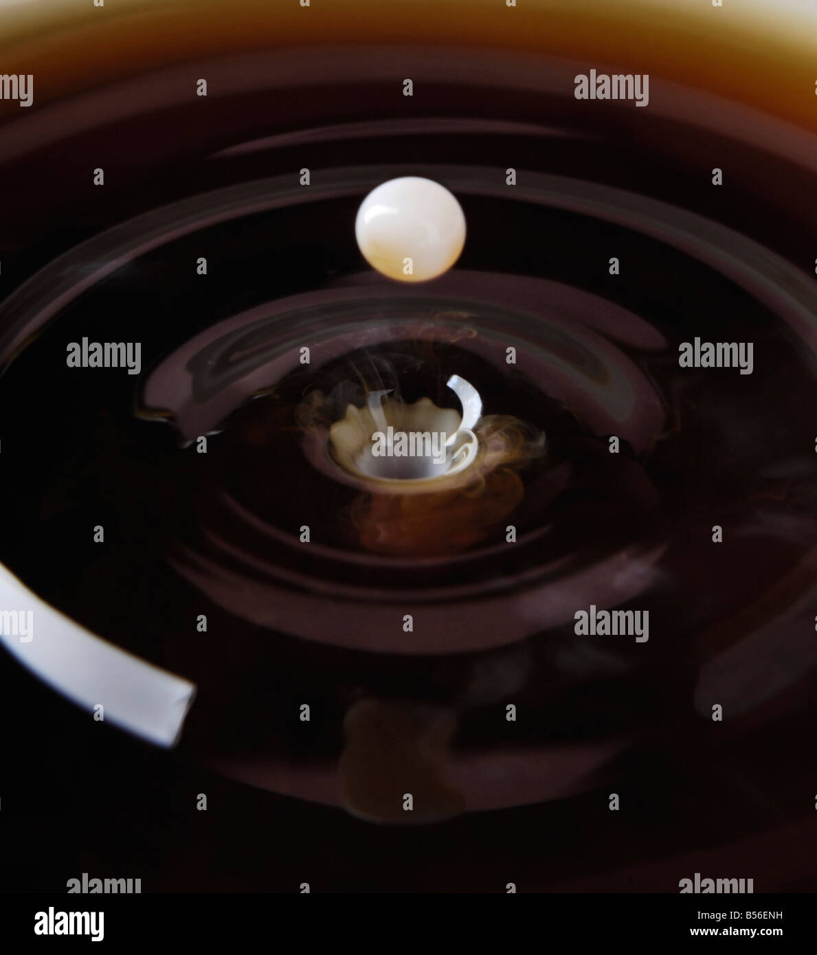 Milkdrop hi-res stock photography and images - Alamy