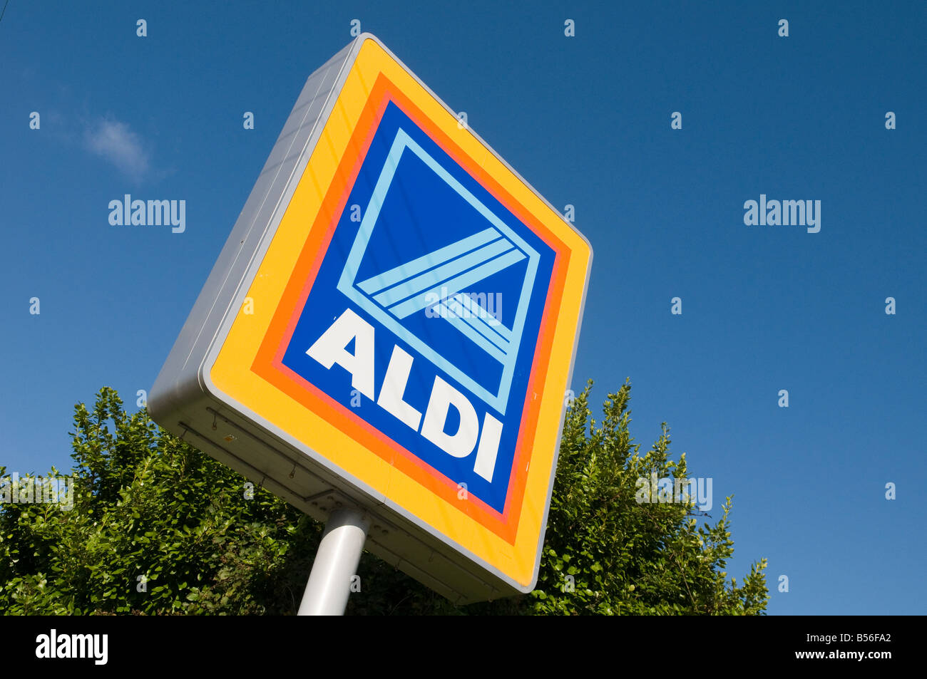 Aldi shop sign hi-res stock photography and images - Alamy