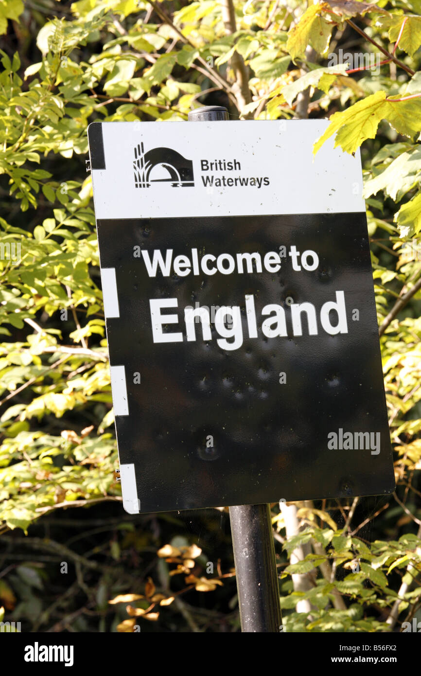 Welcome to england hi-res stock photography and images - Alamy