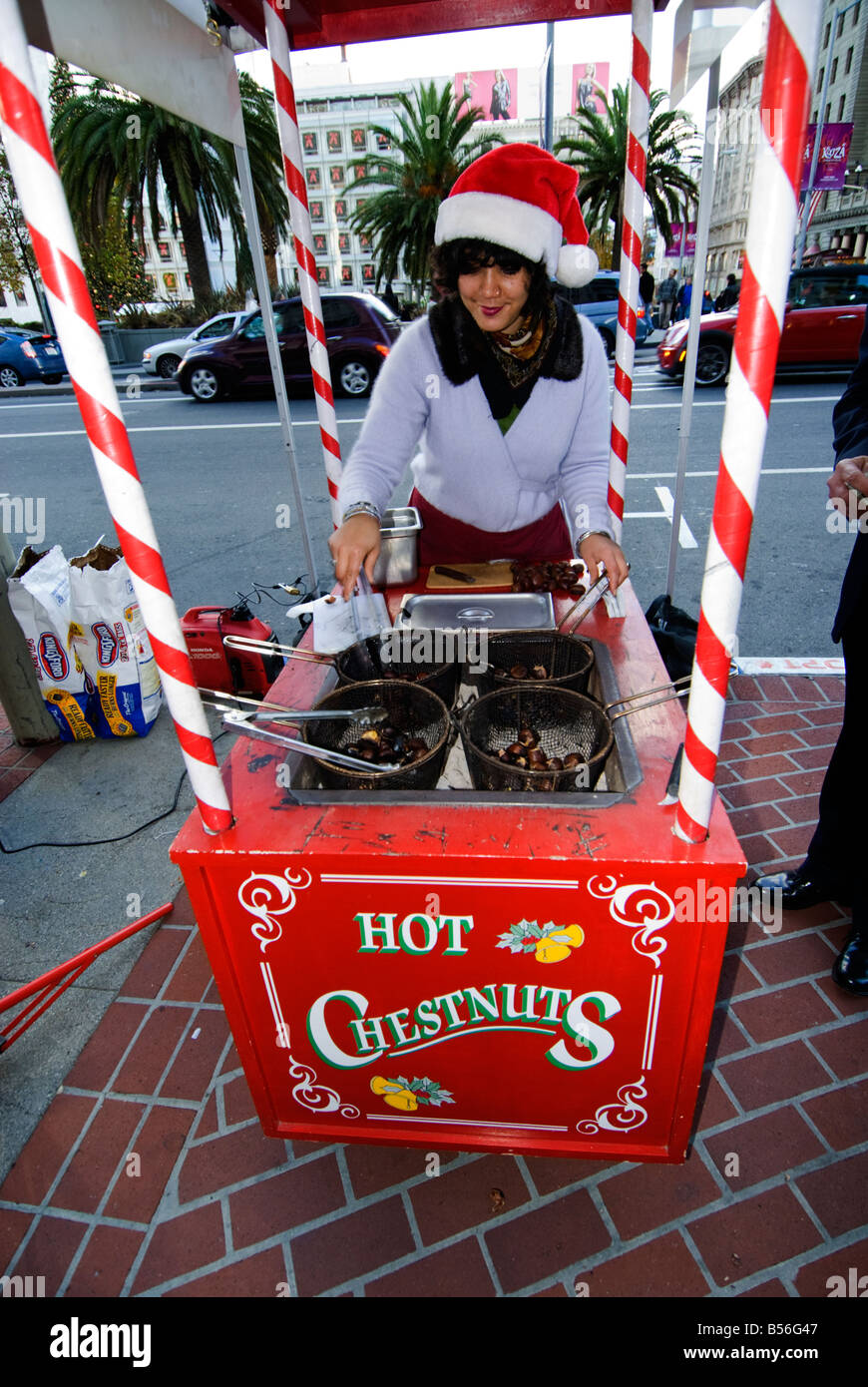 Roasted chestnuts stall hi-res stock photography and images - Alamy