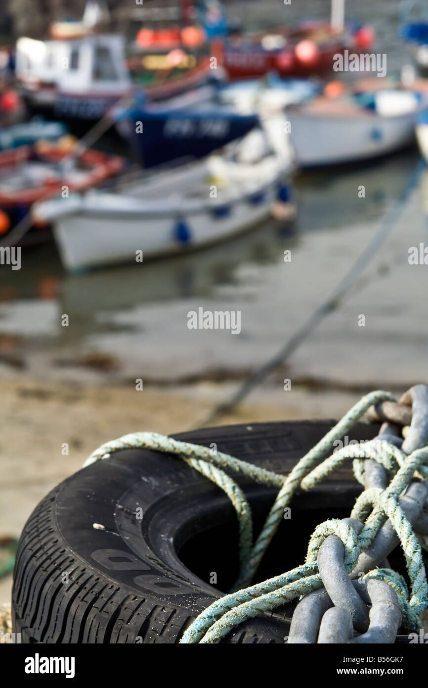 Rope on an old tyre Stock Photo - Alamy