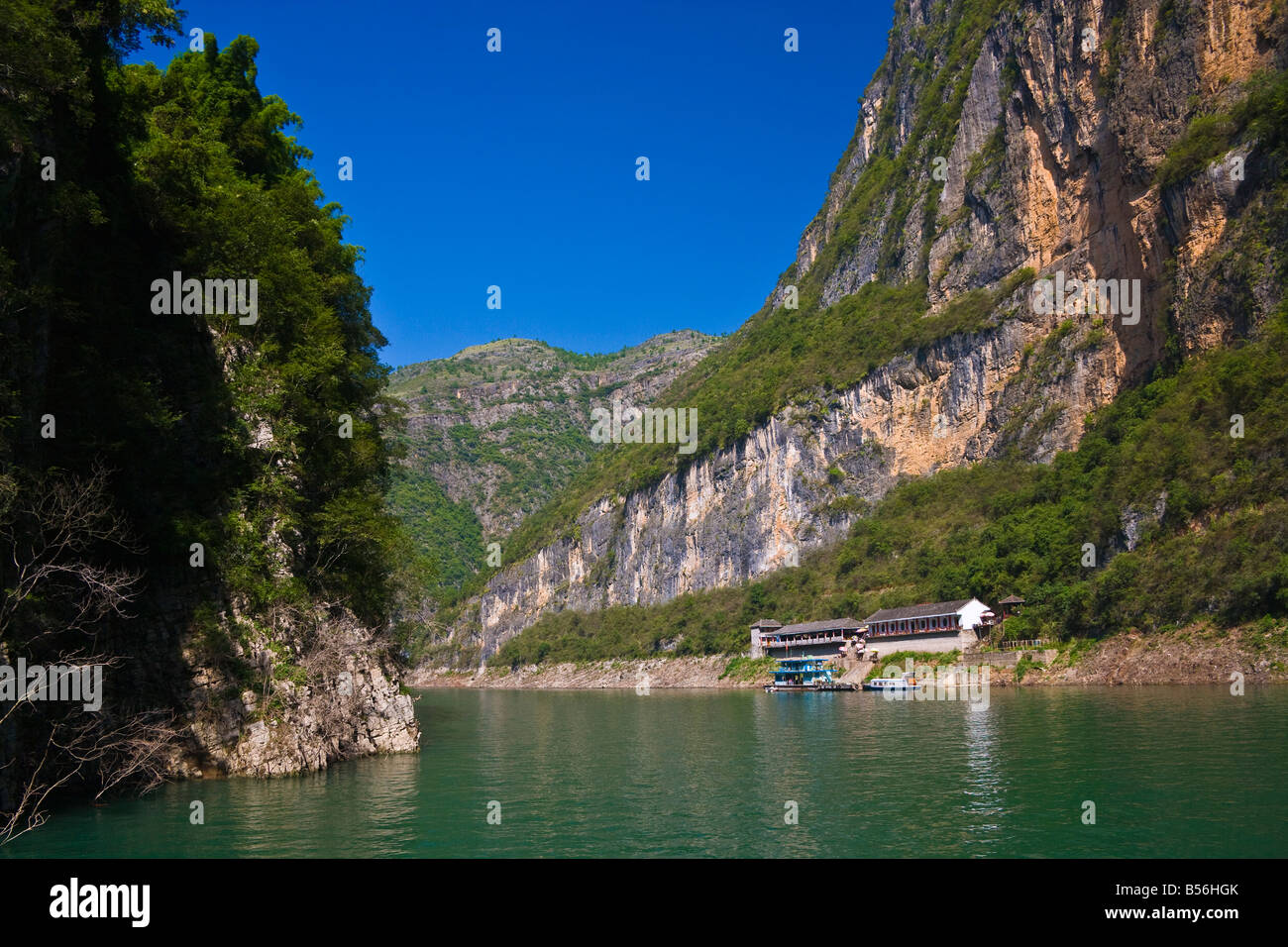 Tourist lodge restaurant in Emerald Green Gorge on Daning River in ...