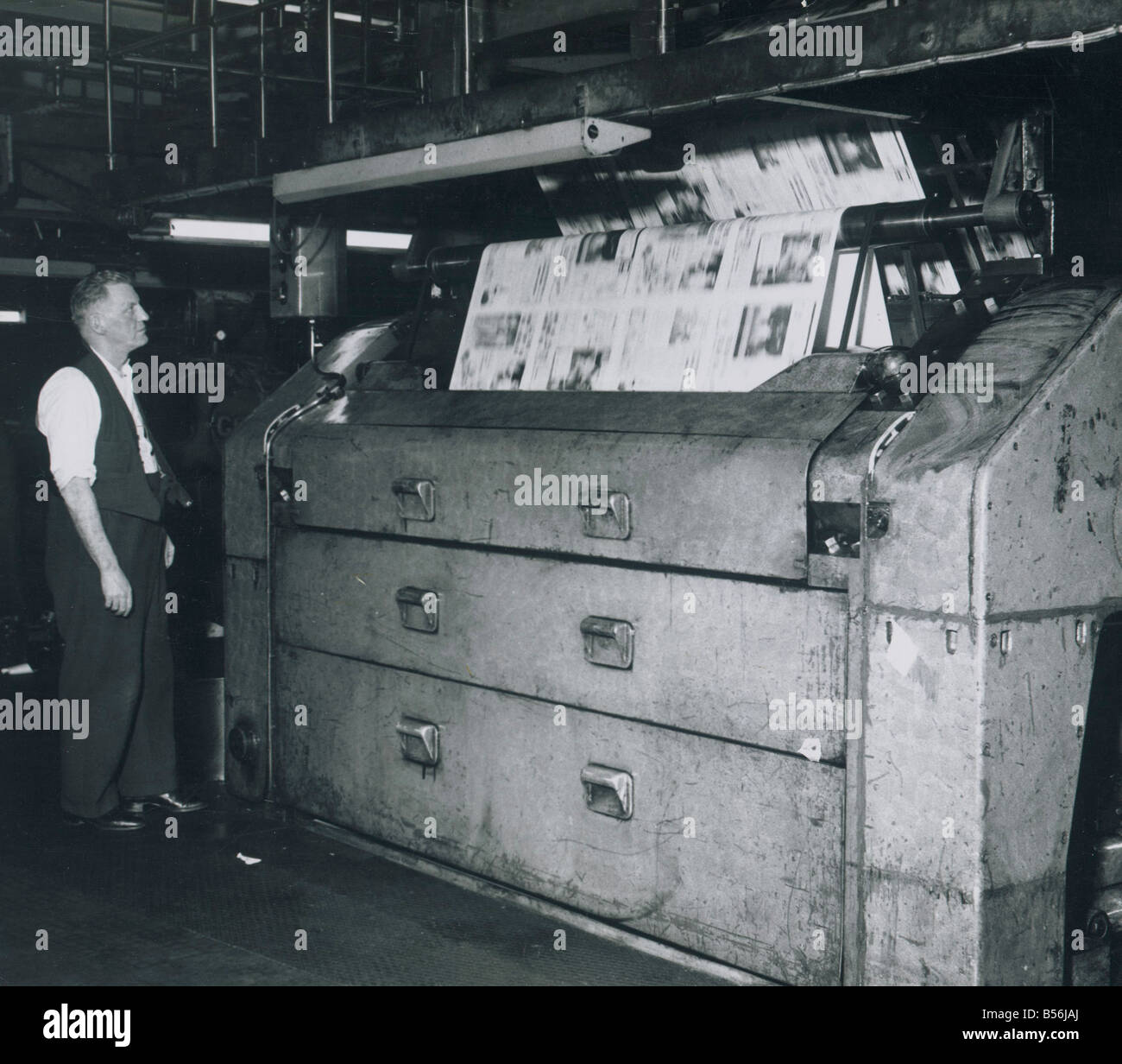 Daily mirror newspaper printing hi-res stock photography and images - Alamy