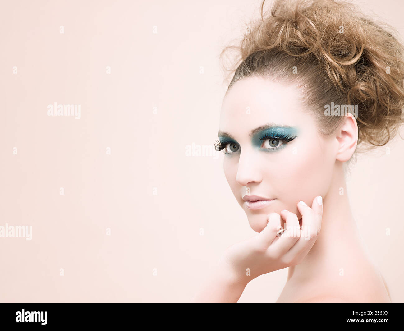 Young woman wearing false eyelashes hi-res stock photography and images ...