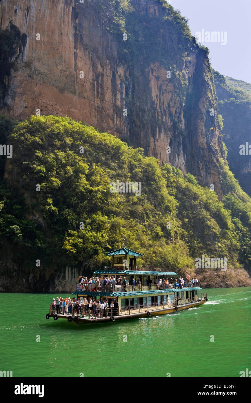 Little three gorges yangtze hi-res stock photography and images - Alamy
