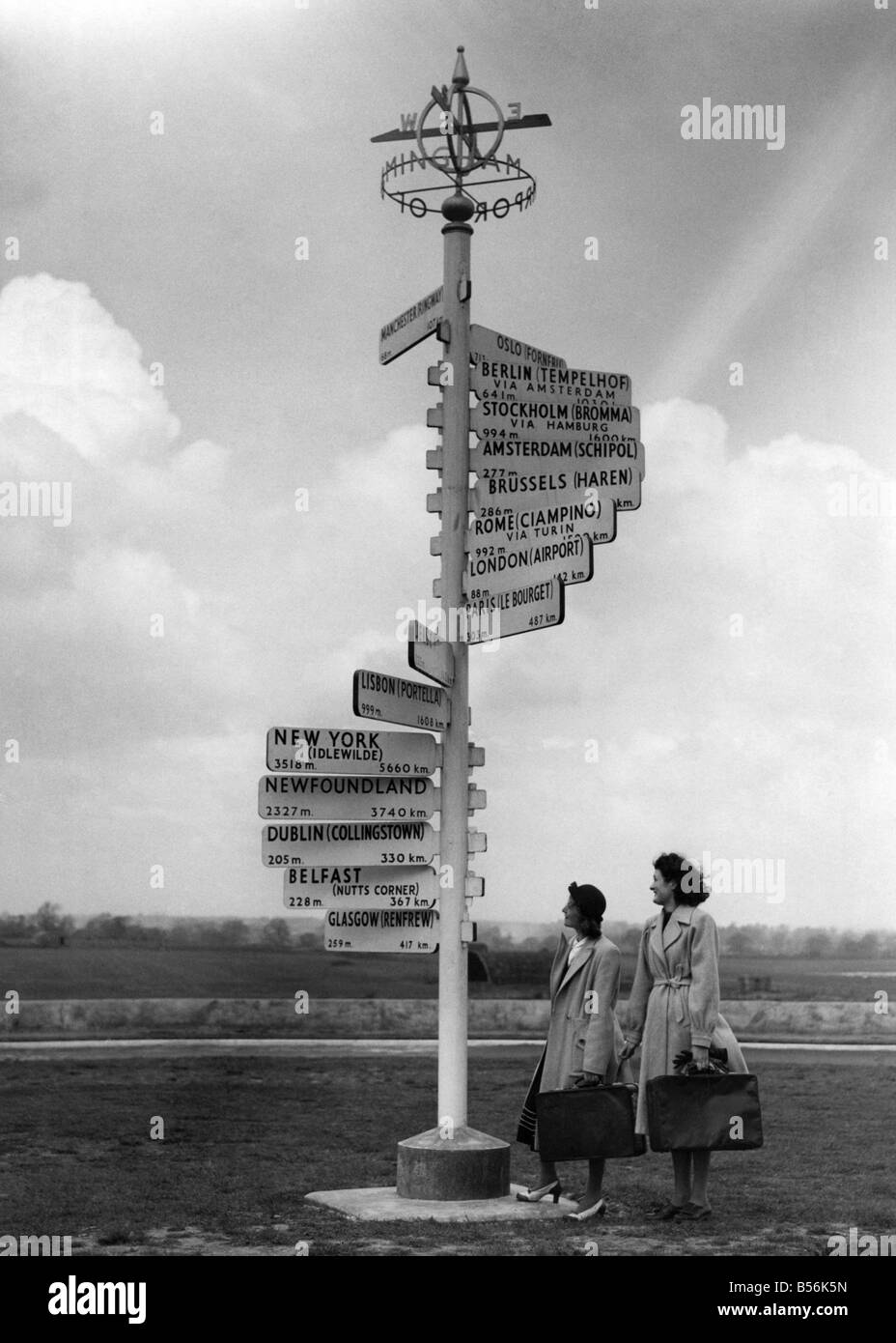 Sign 1940s hi-res stock photography and images - Alamy