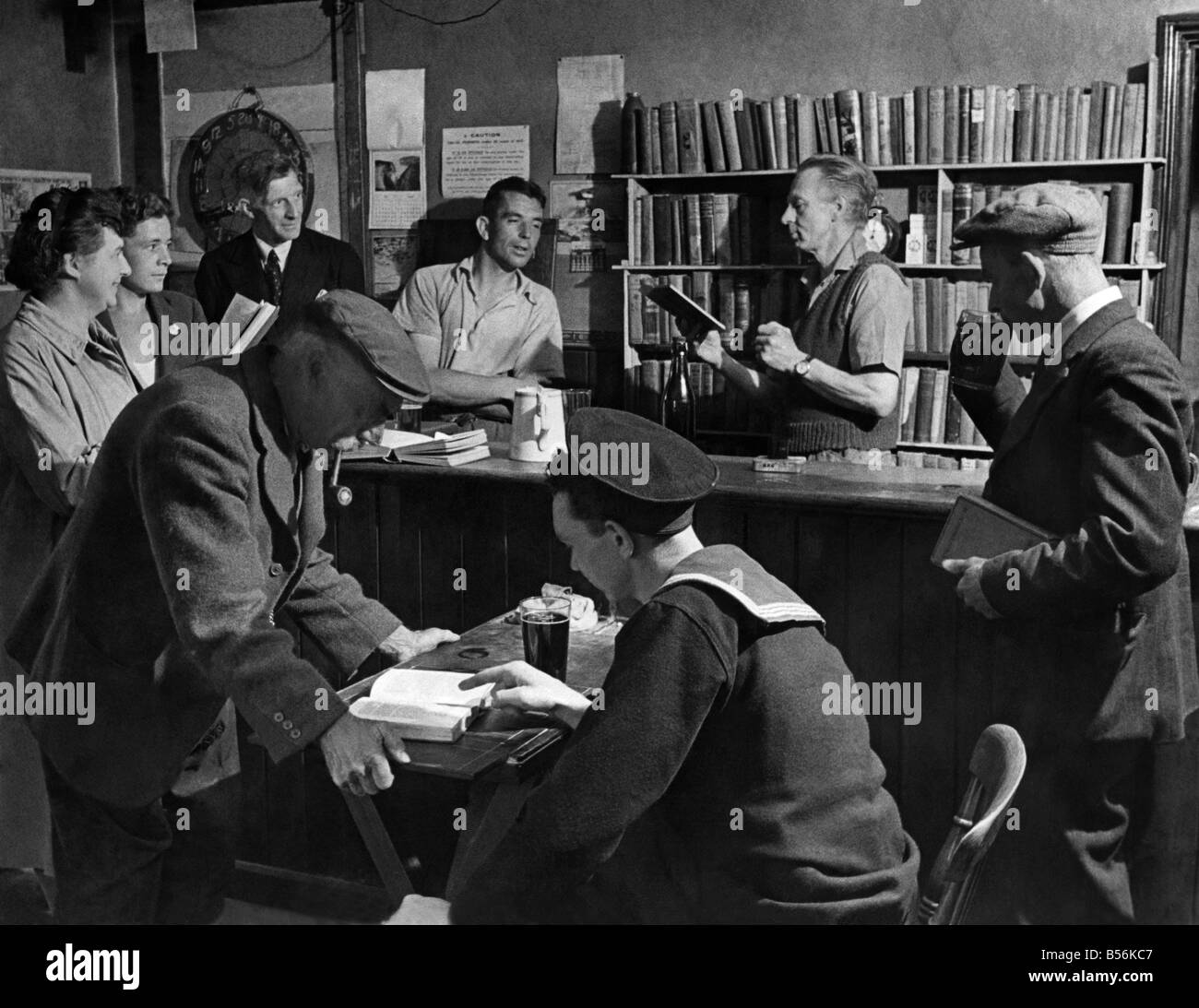 1940s bar hi-res stock photography and images - Alamy