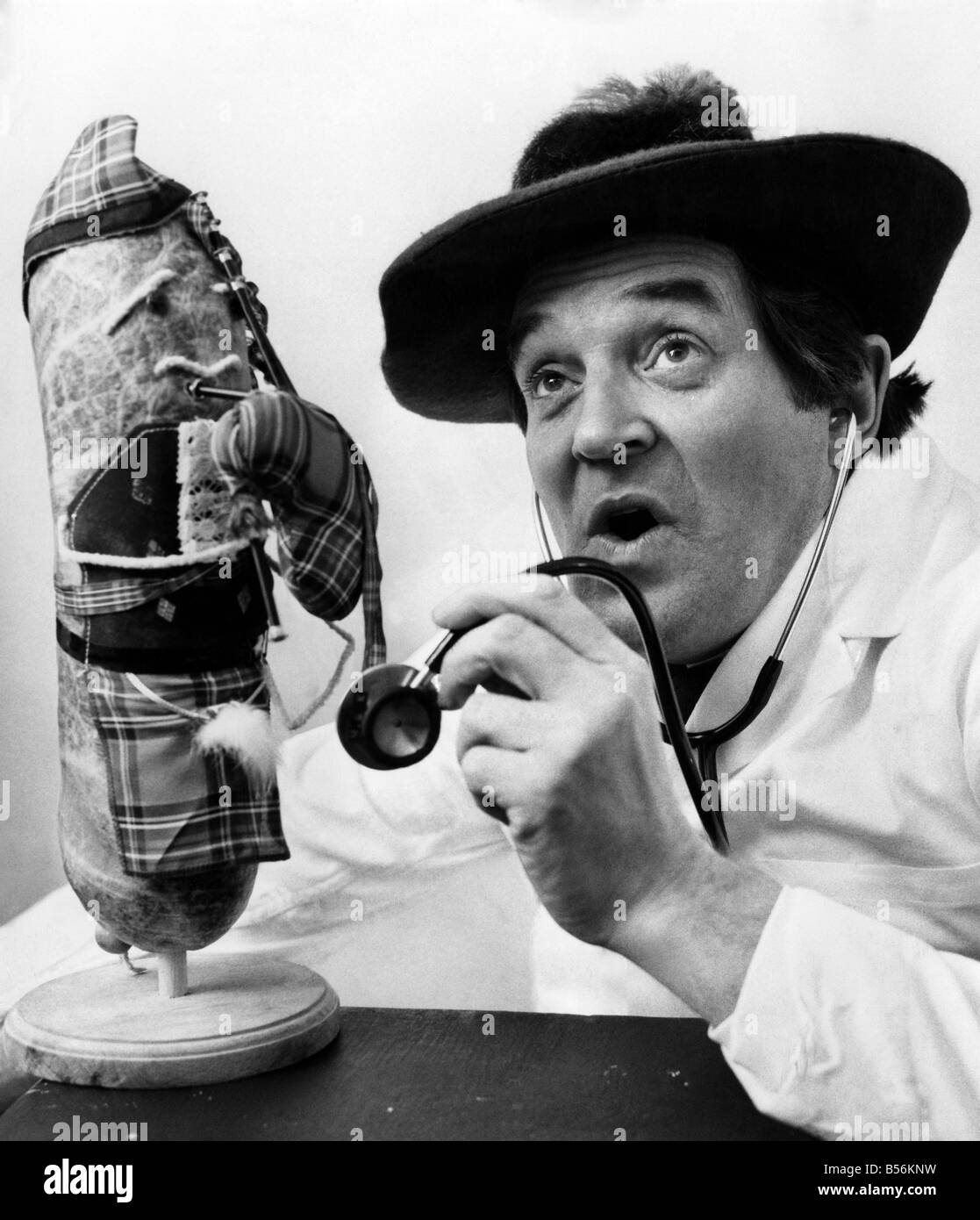 1970s comedian comedy entertainment hi-res stock photography and images ...