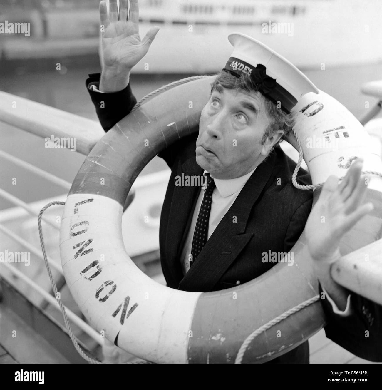 Frankie howerd Black and White Stock Photos & Images - Alamy