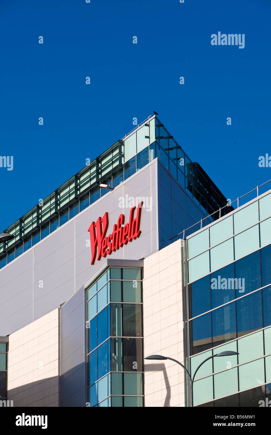 Modern town centre uk shopping mall hi-res stock photography and images ...