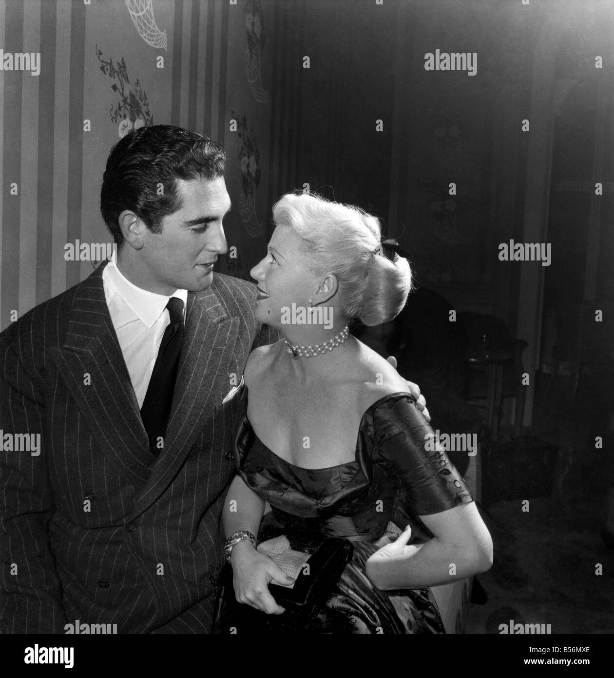 Actress 1950s dress hi-res stock photography and images - Alamy