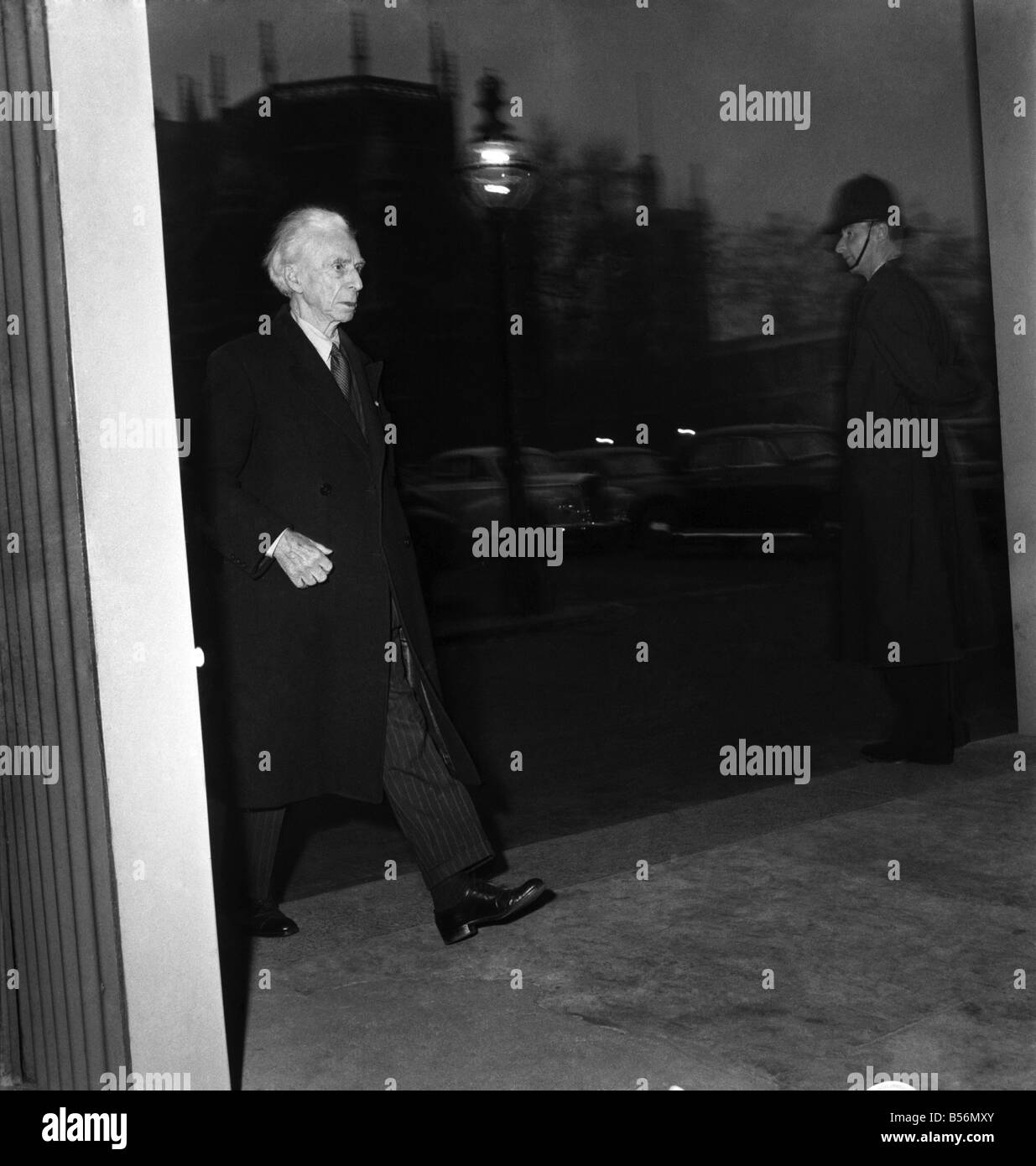 Tv 1950s commercial hi-res stock photography and images - Alamy