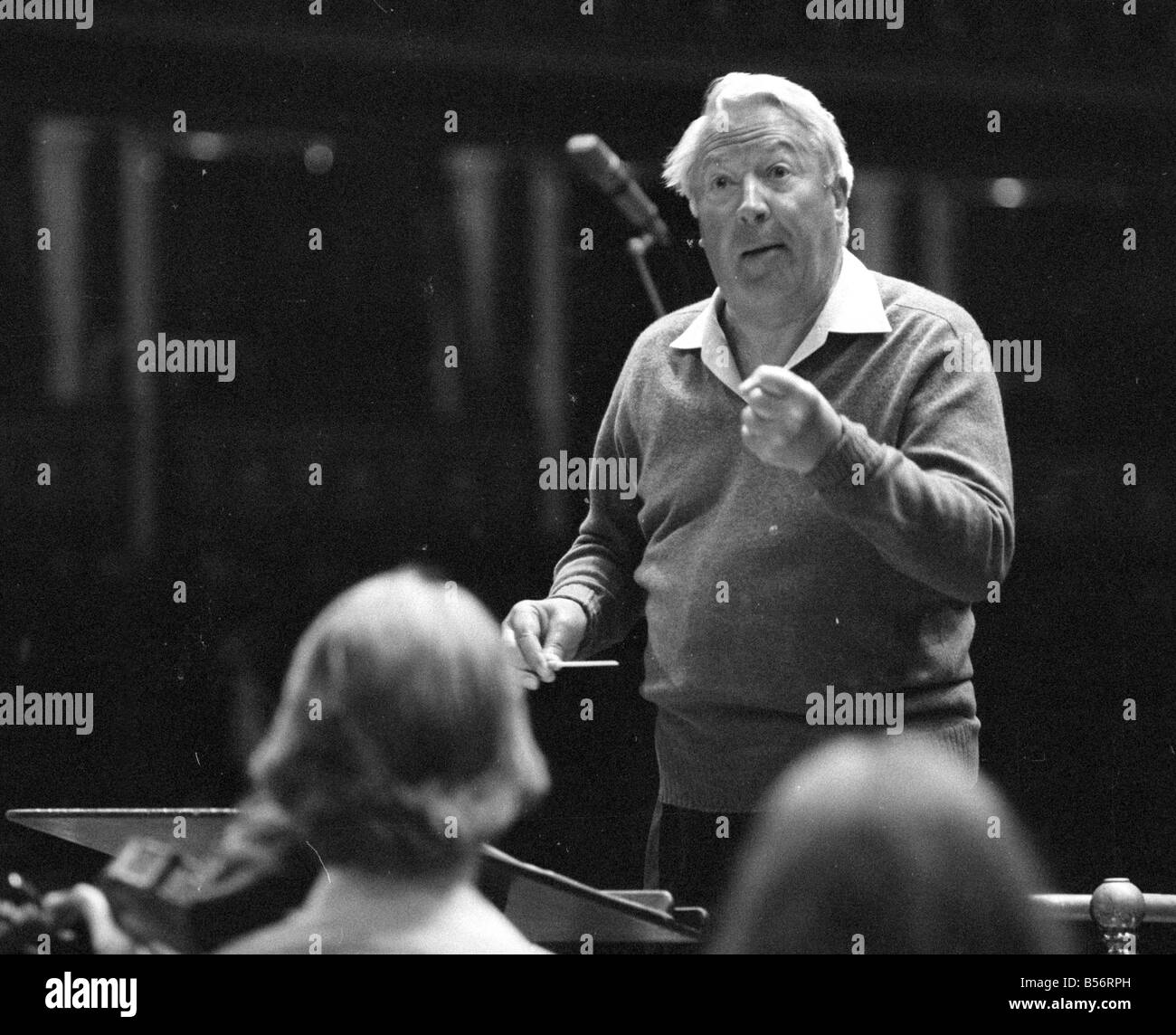 Edward Heath rehearsing the 107 strong European Community Youth ...