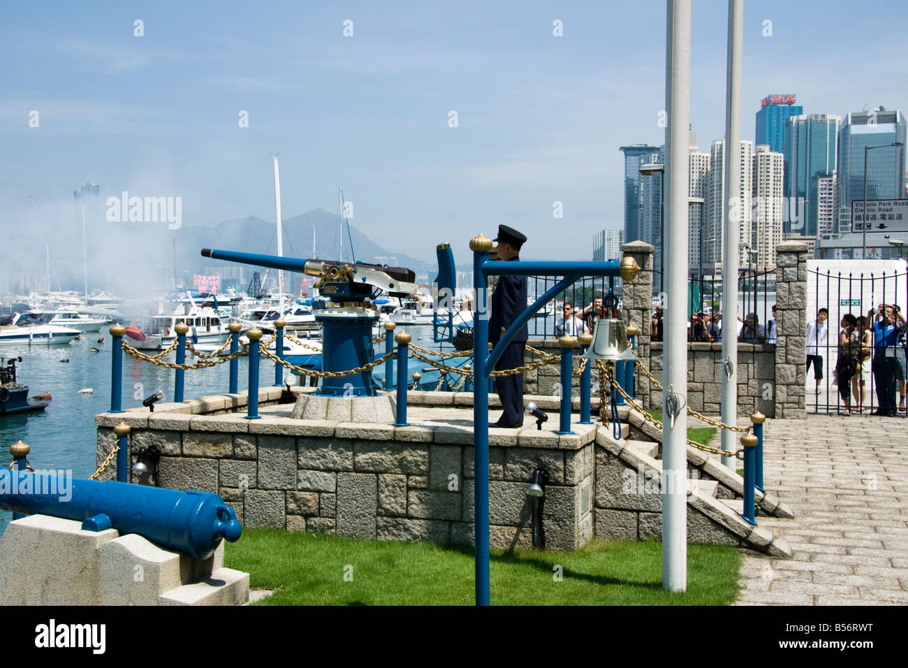 Noon day gun hong kong hi-res stock photography and images - Alamy