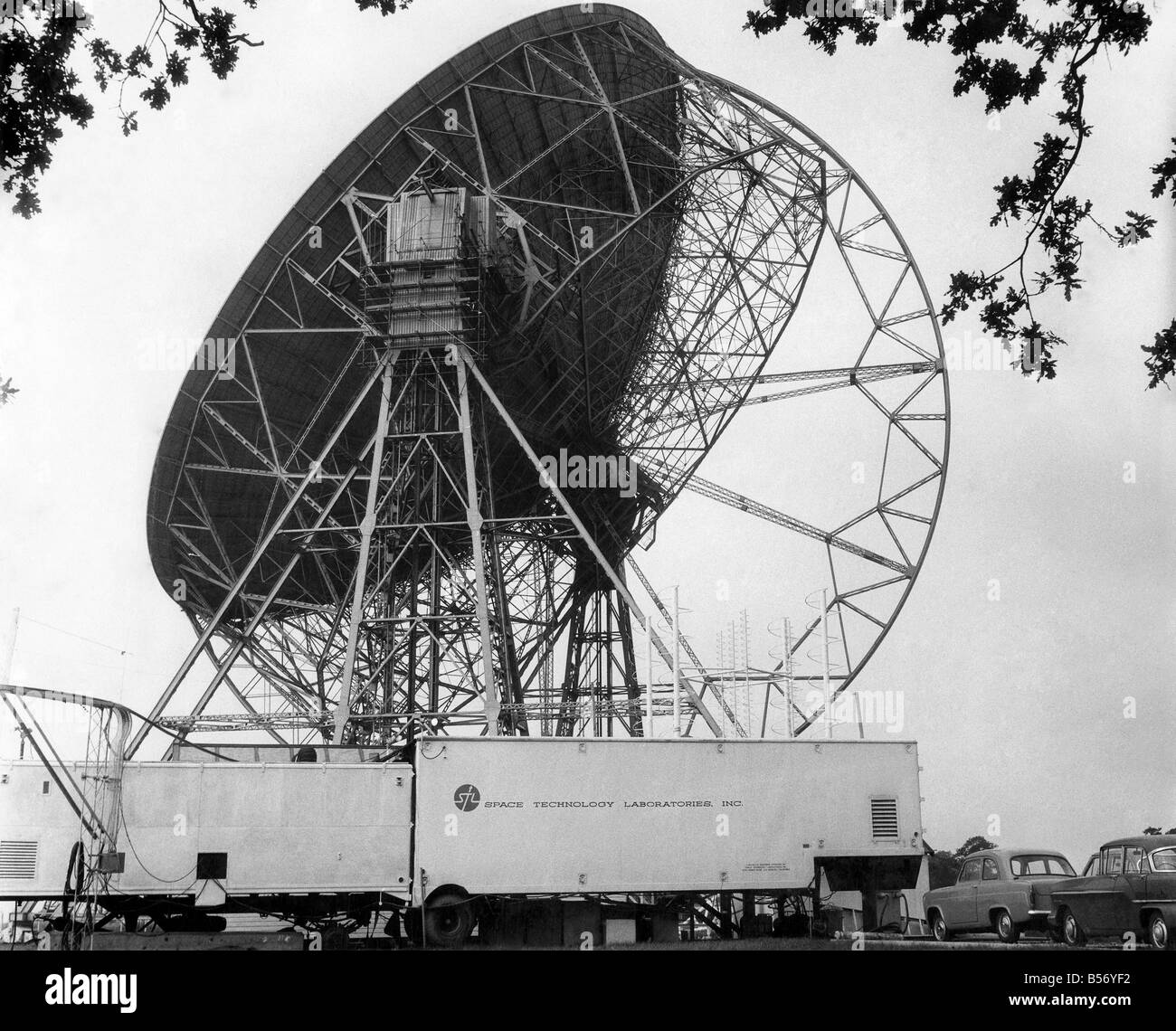 1950s technology hi-res stock photography and images - Alamy