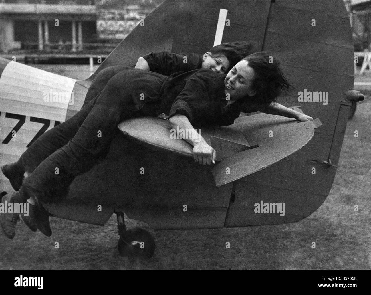 World war ii women waaf hi-res stock photography and images - Alamy