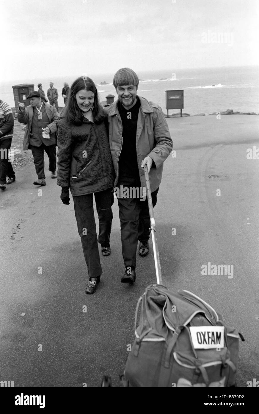 Legless Norman Croucher 29 walked on artificial legs from John o ...