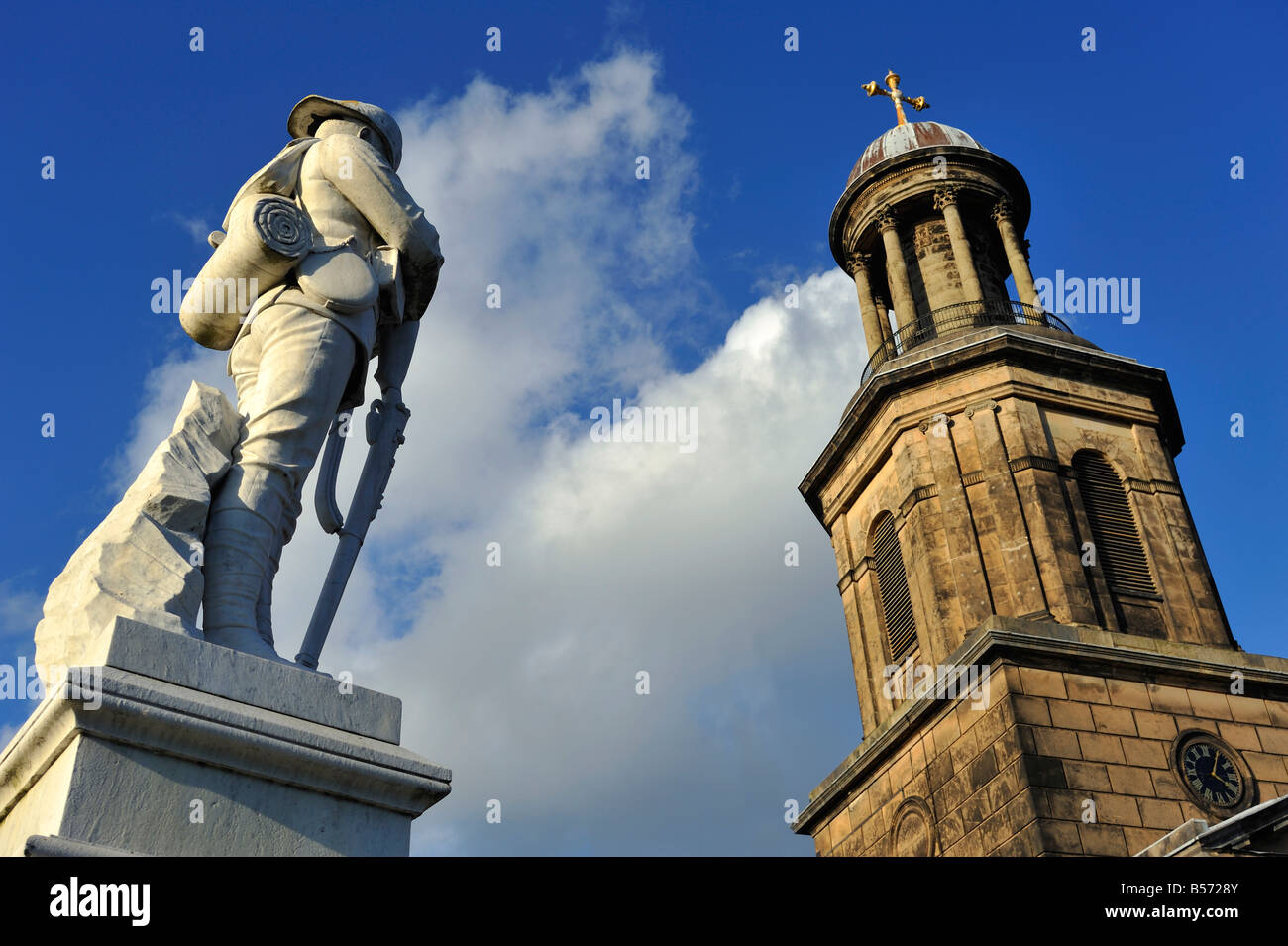 Statue of soldier hi-res stock photography and images - Alamy
