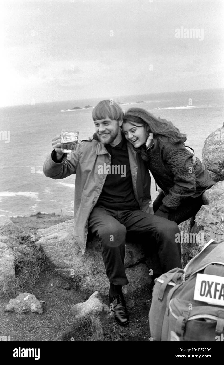 Legless Norman Croucher 29 walked on artificial legs from John o ...