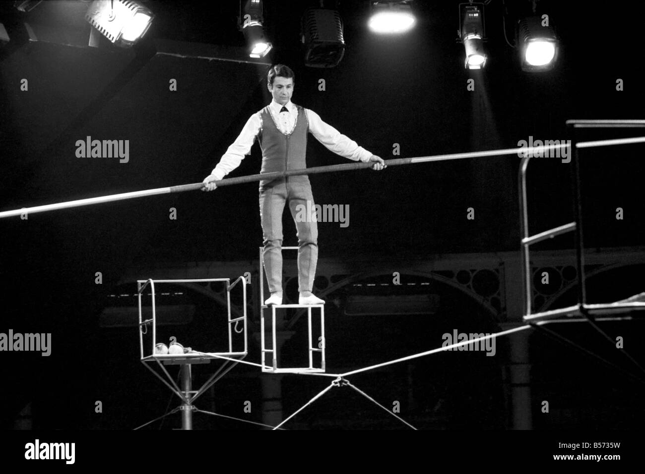 As the matinee performance of Roberts Brothers Circus was starting at ...